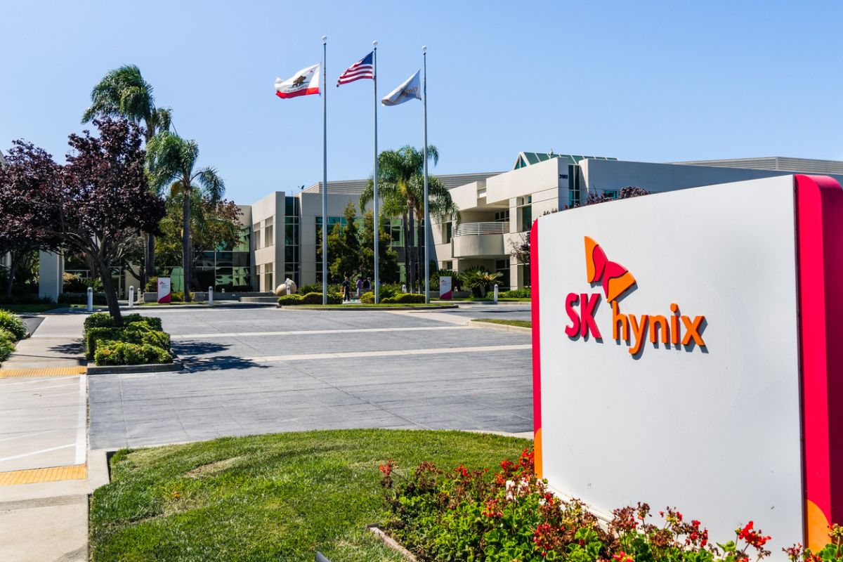 Chips: SK Hynix Awarded $950 Million in Grants, Loans for Facility in ...